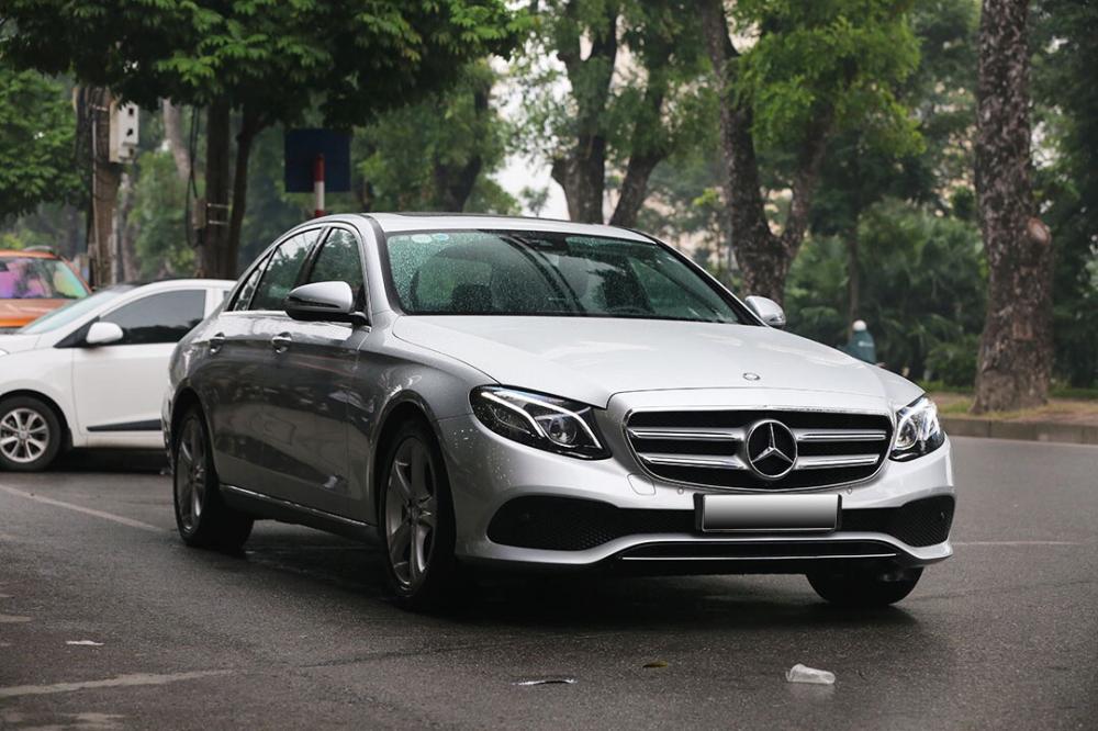 Mercedes-Benz E class E250 2016 - Bán Mercedes E250 sản xuất 2016, màu bạc như mới